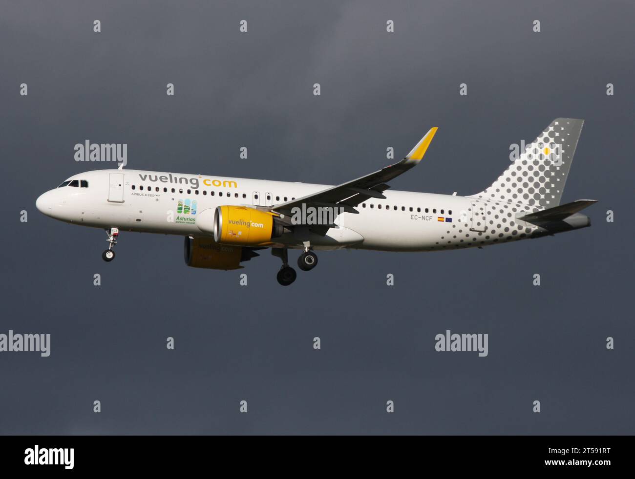 Vueling asturias hi-res stock photography and images - Alamy