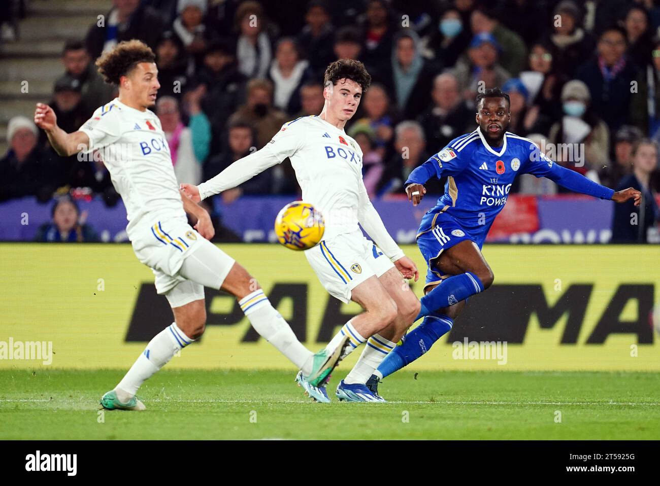 Leicester City's Stephy Mavididi (right) crosses the ball into the area ...