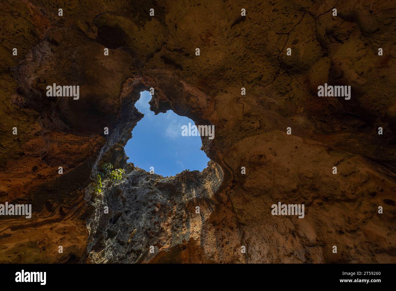 Stunning interior view of Quadirikiri Caves in Aruba National Park with ...