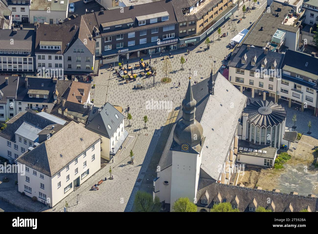Aerial view, City with Kaiser-Otto-Platz, catholic church St. Walburga ...
