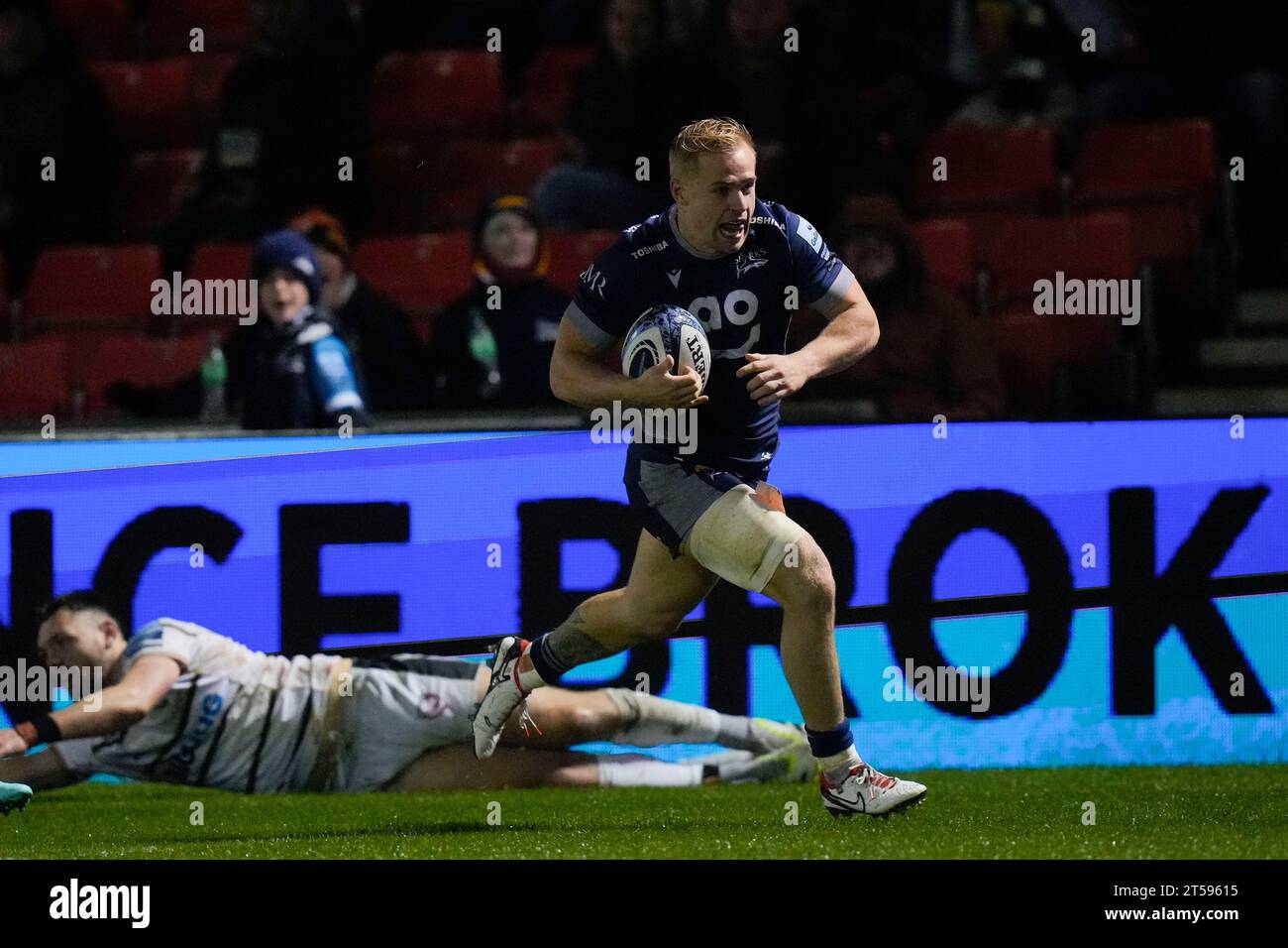 11 aaron reed hi-res stock photography and images - Alamy