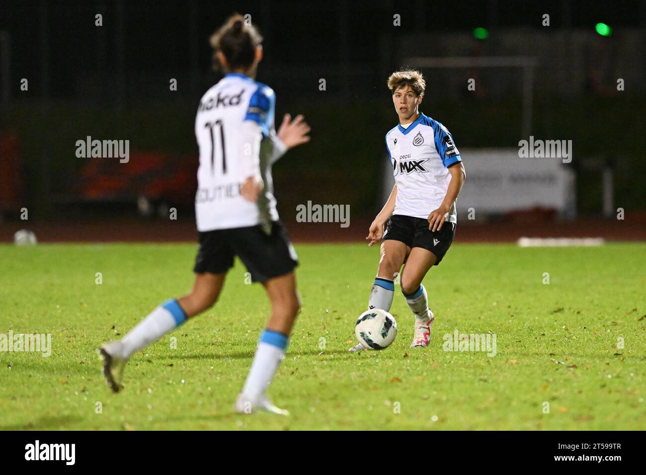 Sint Lambrechts Woluwe, Belgium. 03rd Nov, 2023. Isabelle Iliano (18) of Club YLA pictured in ...