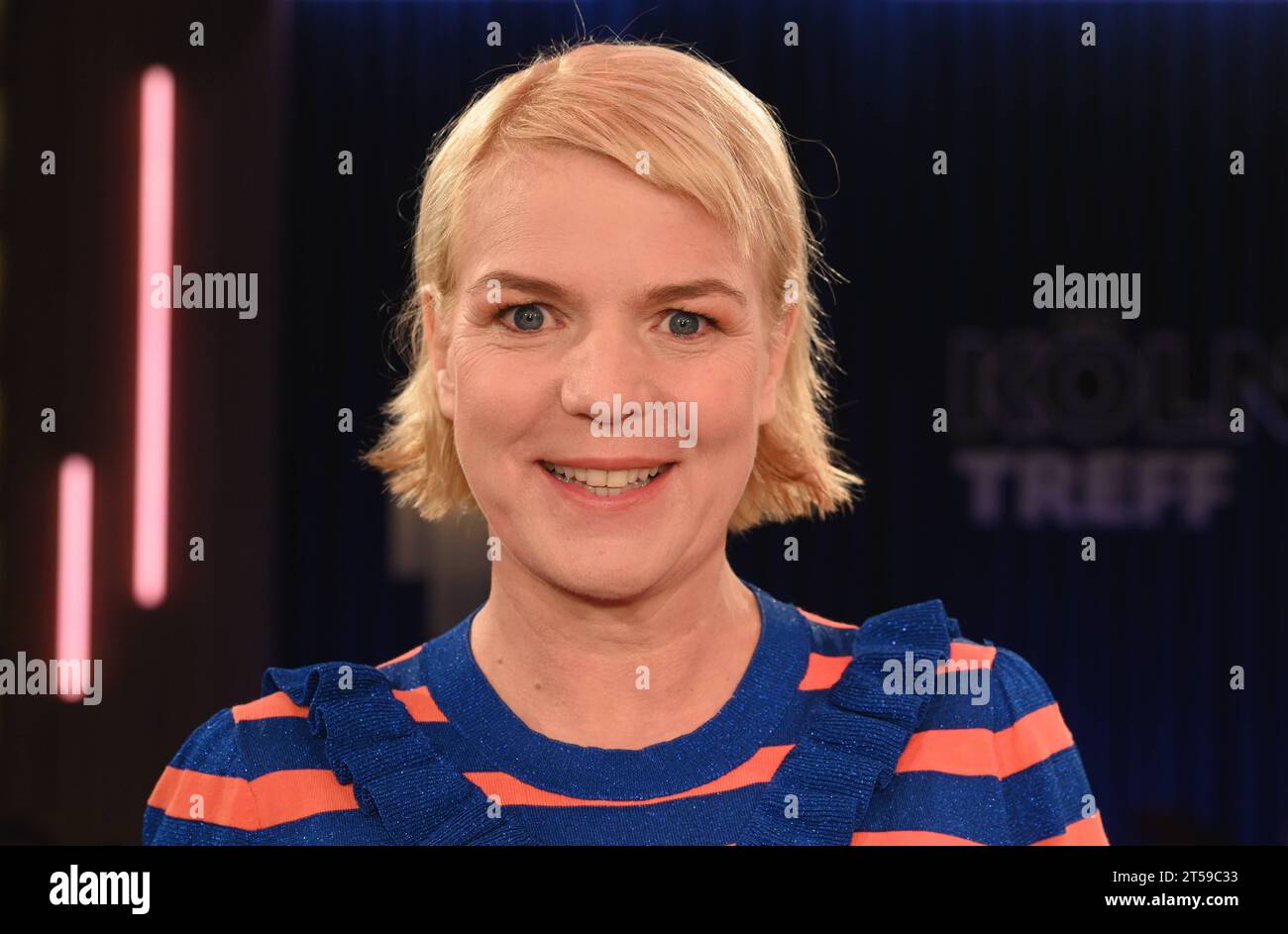 Comedienne Mirja Boes zu Gast in der WDR Talkshow Kölner Treff ...