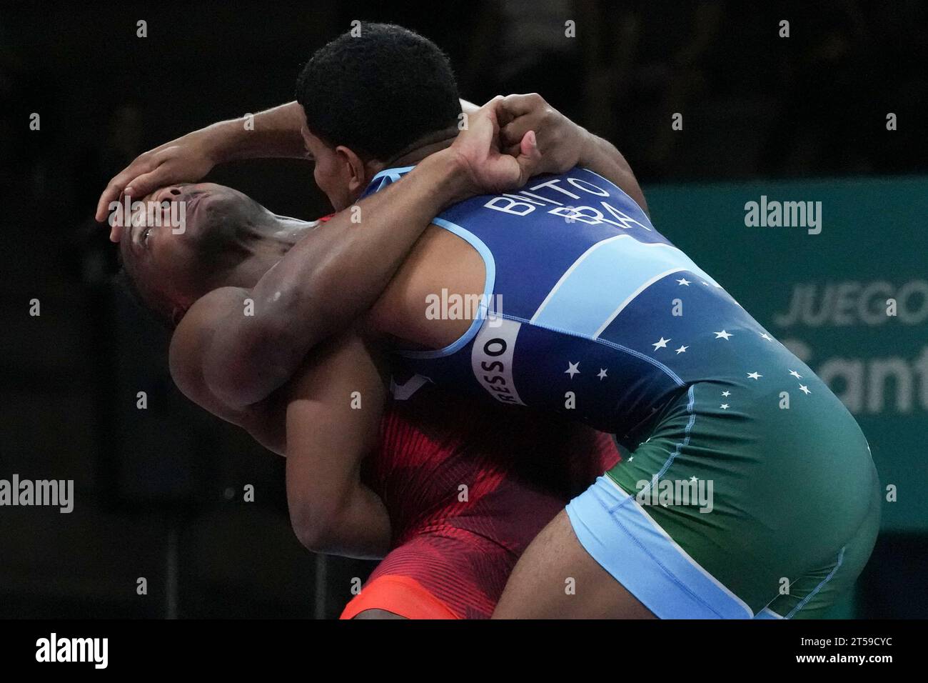 Kamal Bey of the United States, left, and Brazil's Joilson de Brito ...