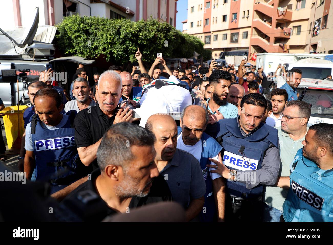 Gaza. 3rd Nov, 2023. Palestinian journalists attend a funeral of ...