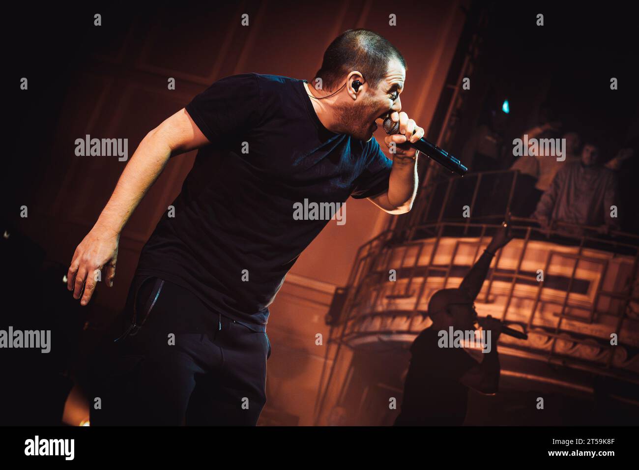 Mike skinner crowd interaction hi-res stock photography and images - Alamy