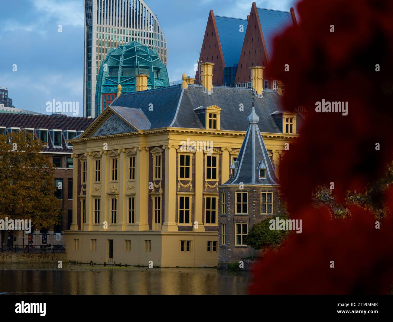 Hundreds of paintings hi-res stock photography and images - Alamy