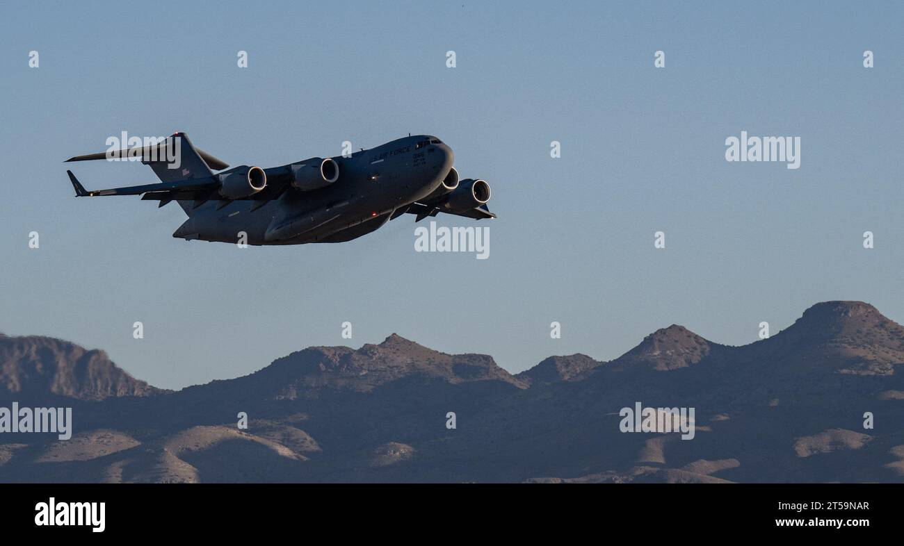 Utah, USA. 25th Sep, 2023. A C-17 Globemaster aircraft with the science ...
