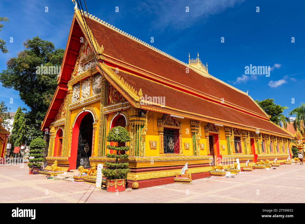 Wat Si Muang(Wat Simuong), exterior of decorative main shrine(main hall ...