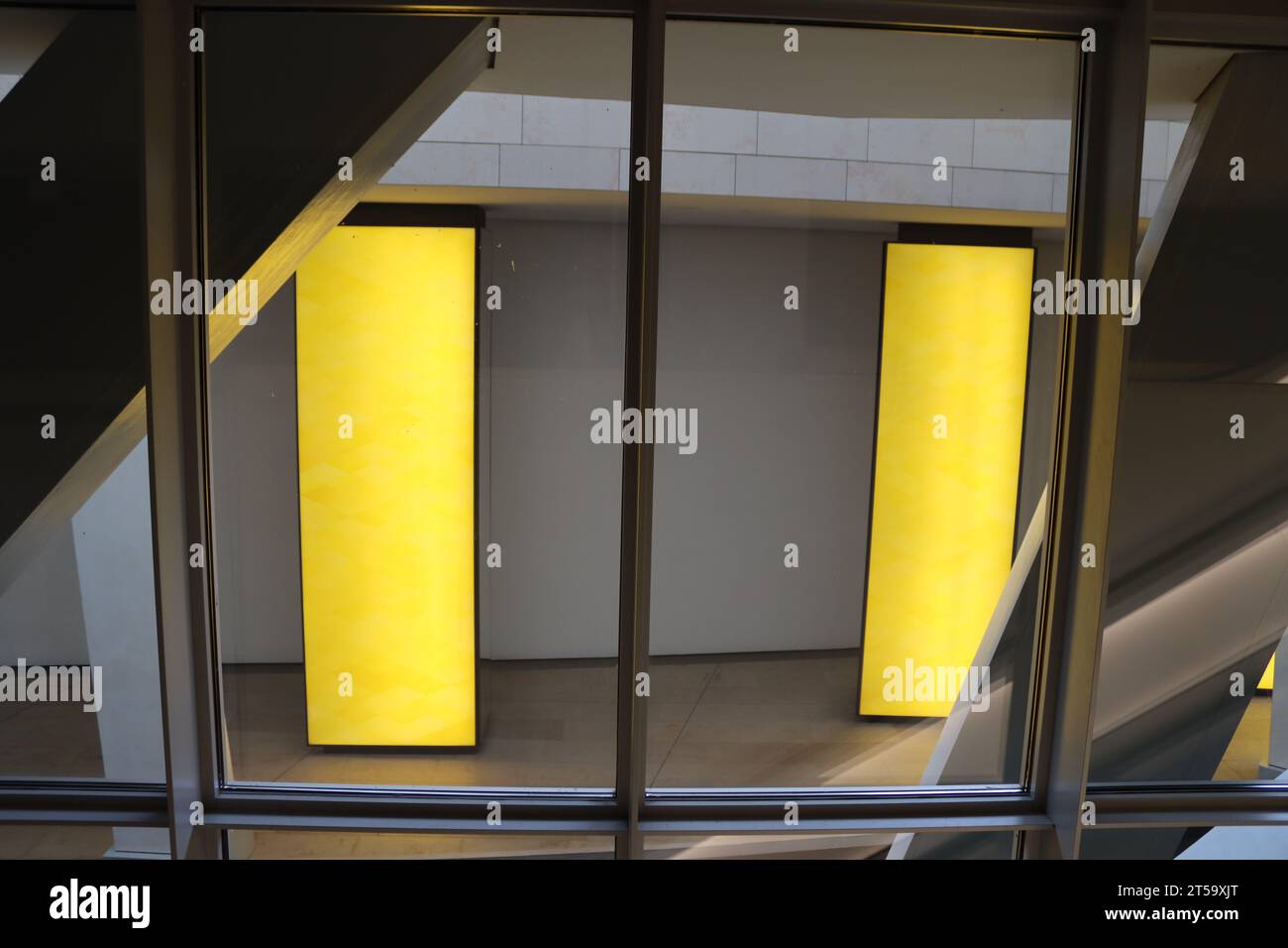 Frank gehry structure hi-res stock photography and images - Alamy