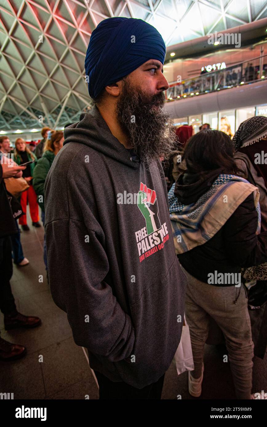 London, United Kingdom - November 3rd 2023: Pro-Palestine sit-in ...