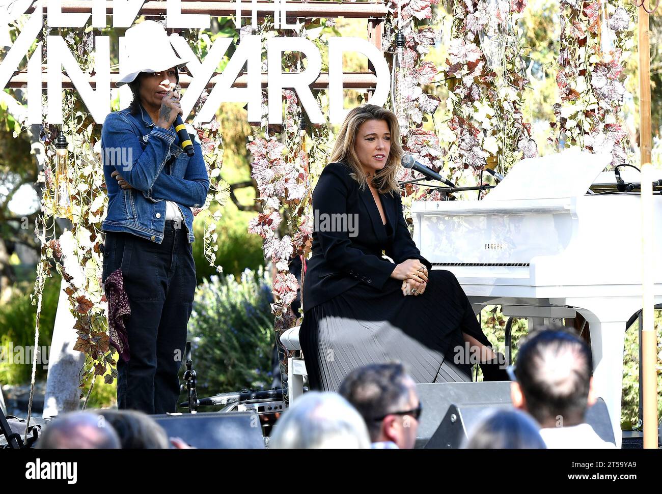 Carneros, USA. 03rd Nov, 2023. Linda Perry and Rachel Platten onstage ...