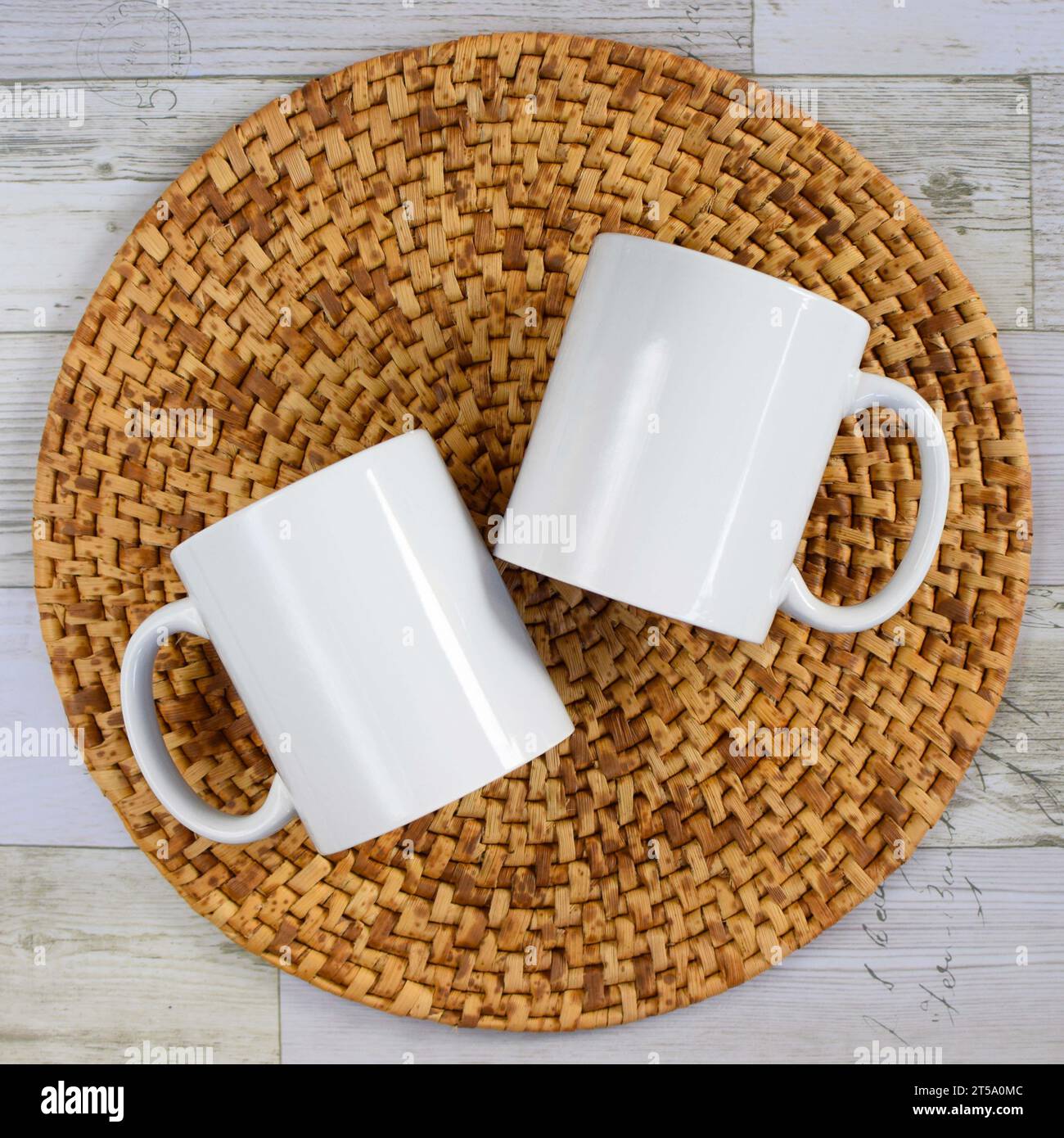 Woven straw mat hi-res stock photography and images - Alamy