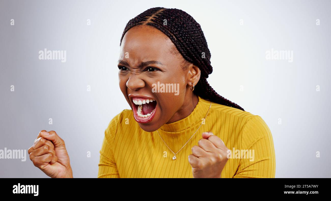 Woman scream anger black and white hi-res stock photography and images ...