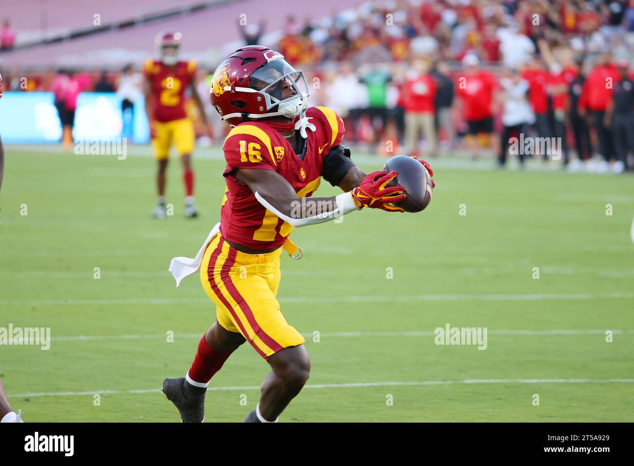 USC Trojans wide receiver Tahj Washington (16) catches a pass during an ...