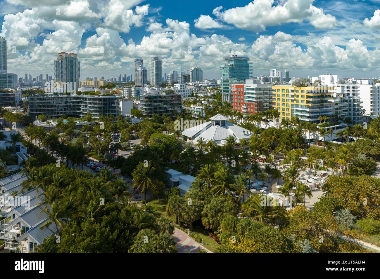 Miami housing hi-res stock photography and images - Alamy