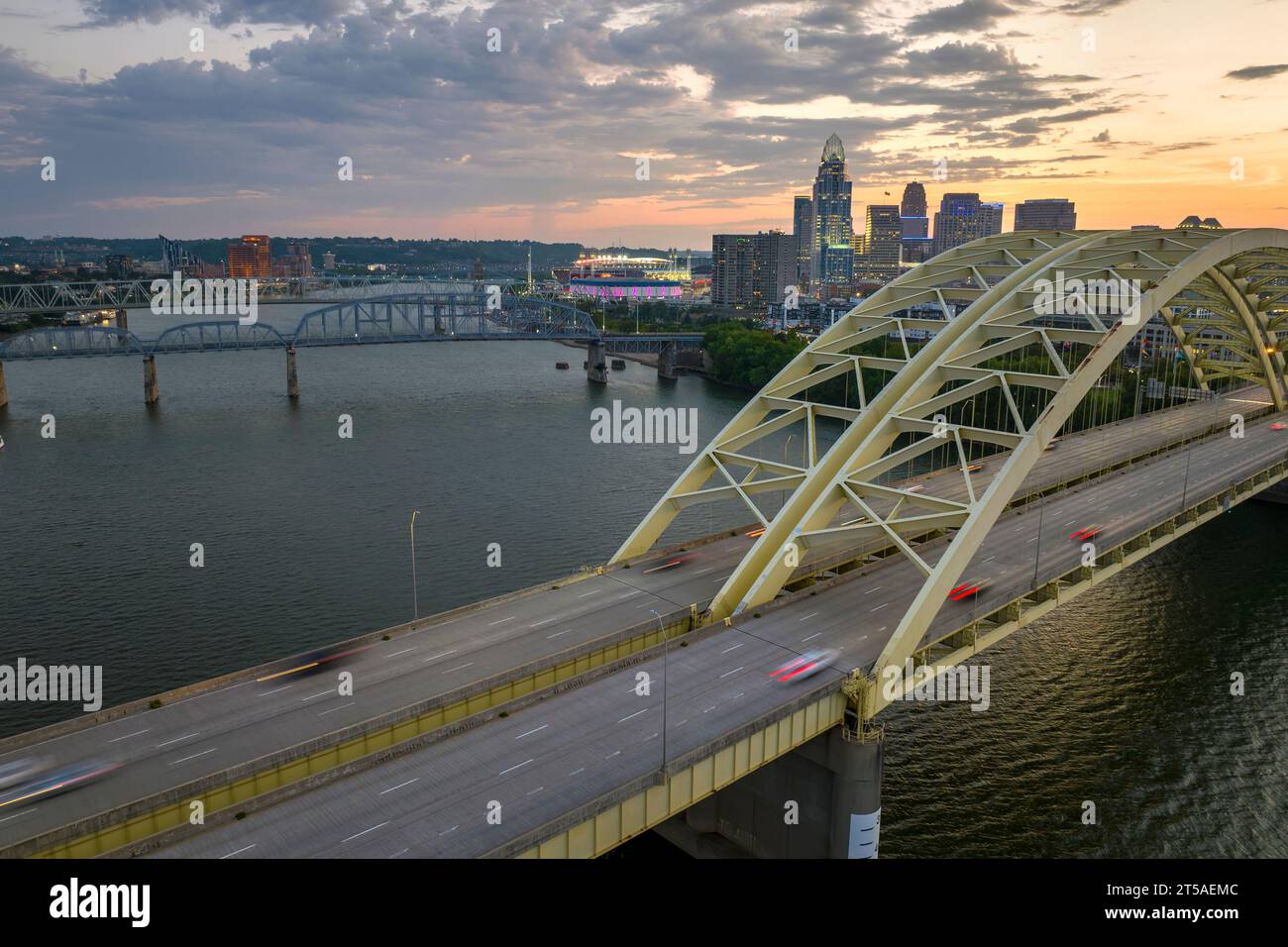 Night urban landscape of downtown district of Cincinnati city in Ohio ...
