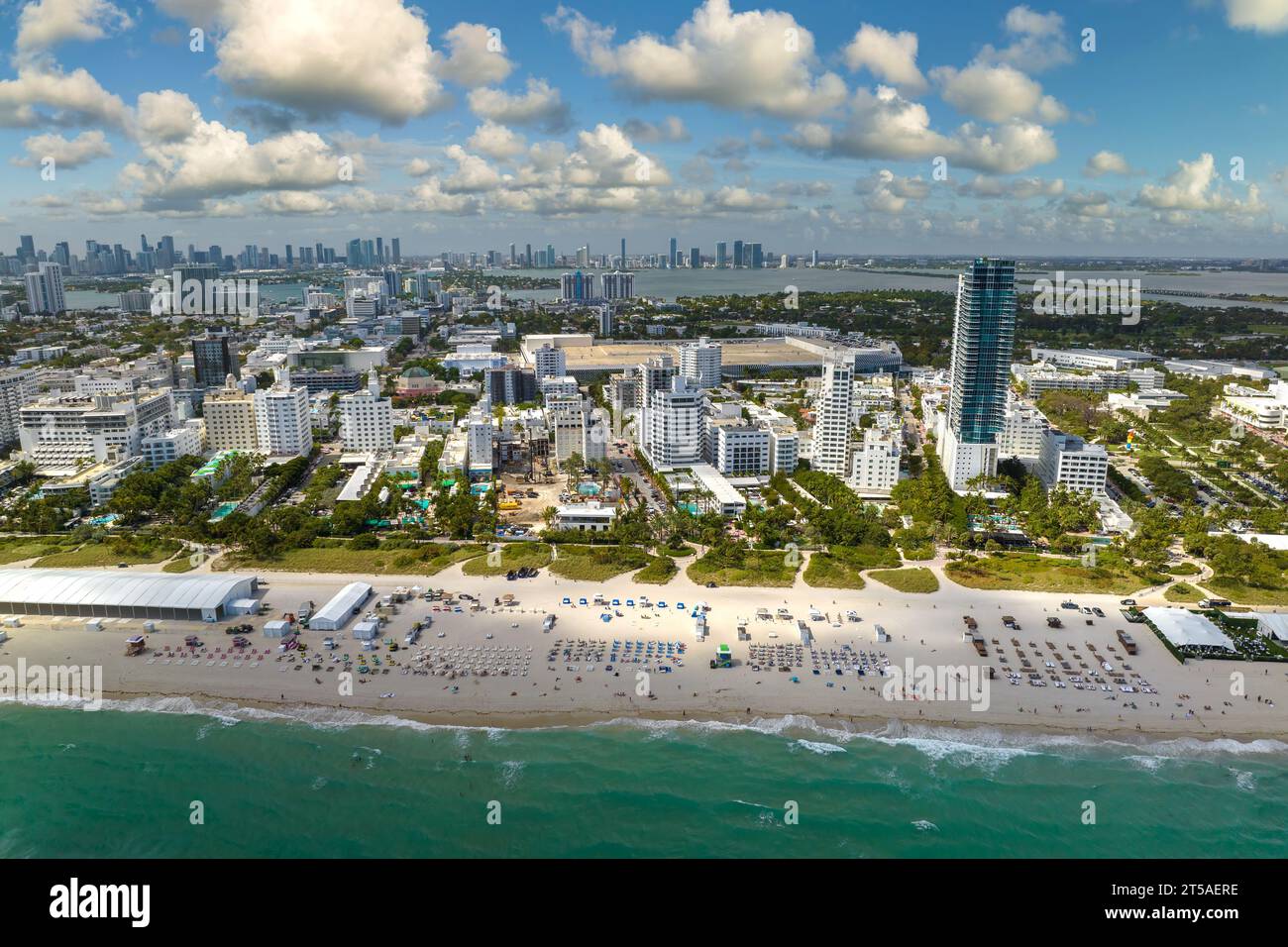 Popular vacation spot in the United States. Ocean warm waters and sandy ...