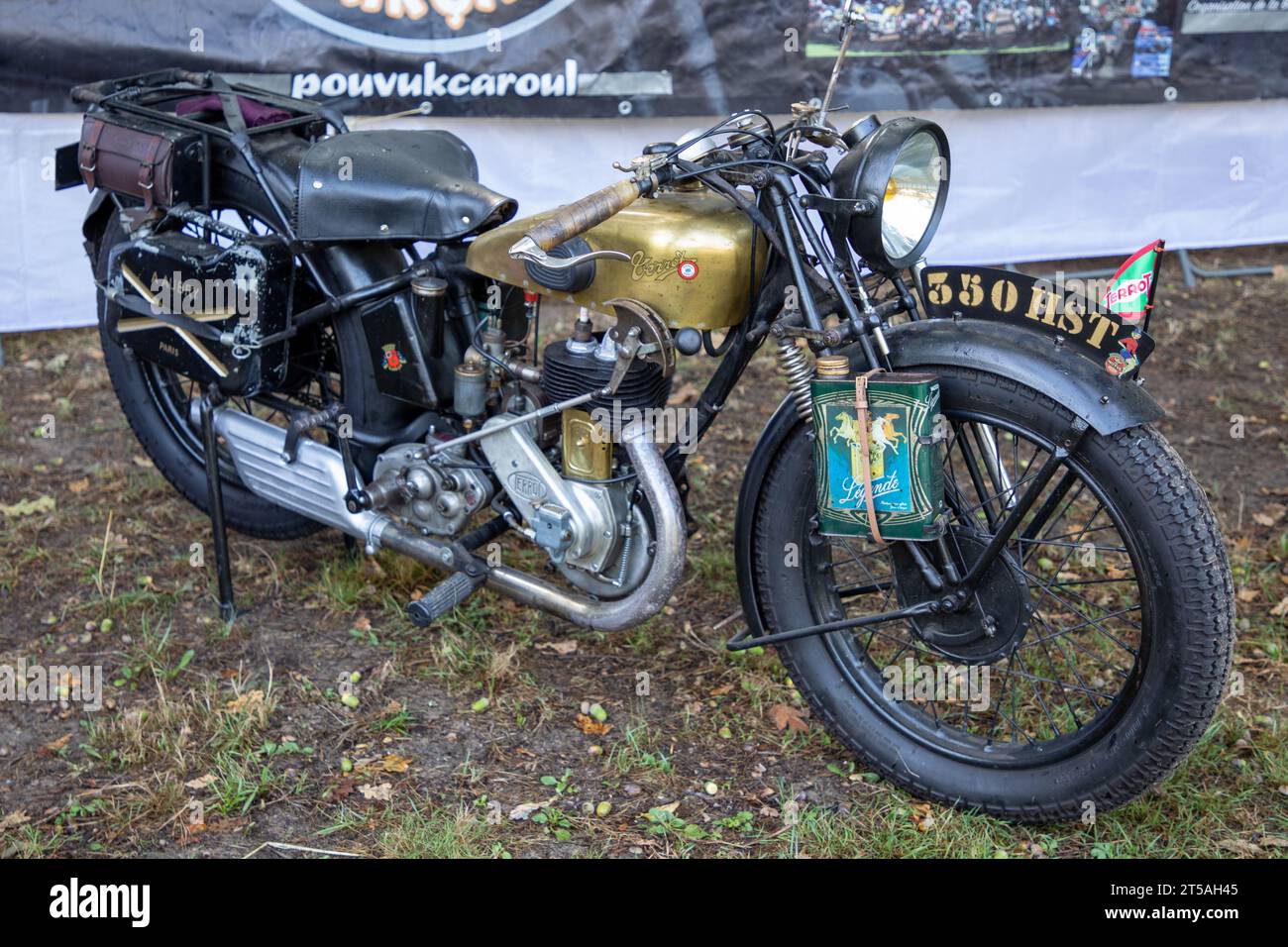 Hst logo design hi-res stock photography and images - Alamy