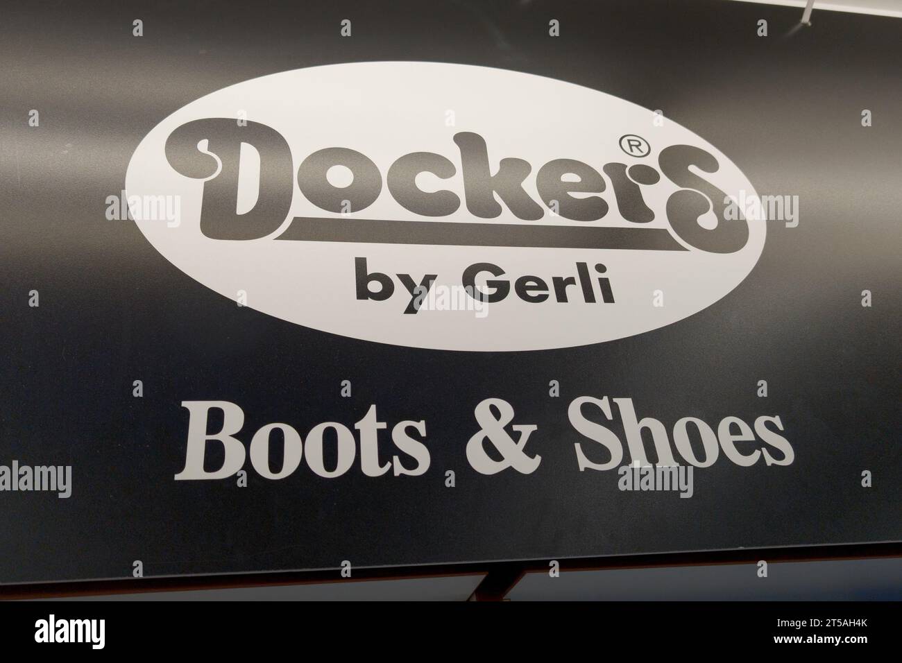 Dockers Shoe Logo