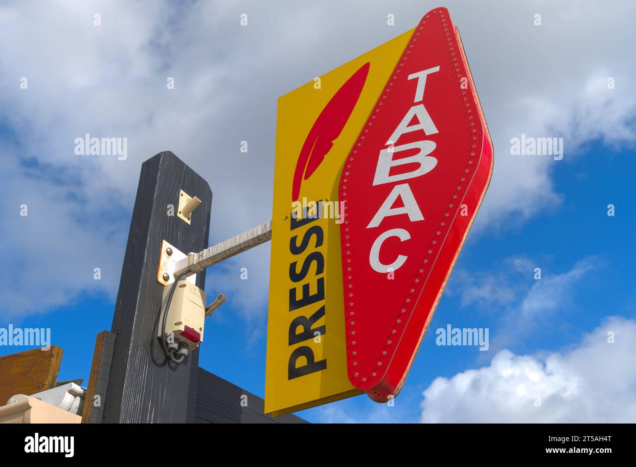 Bordeaux , France - 10 31 2023 : presse and tabac logo brand and text ...