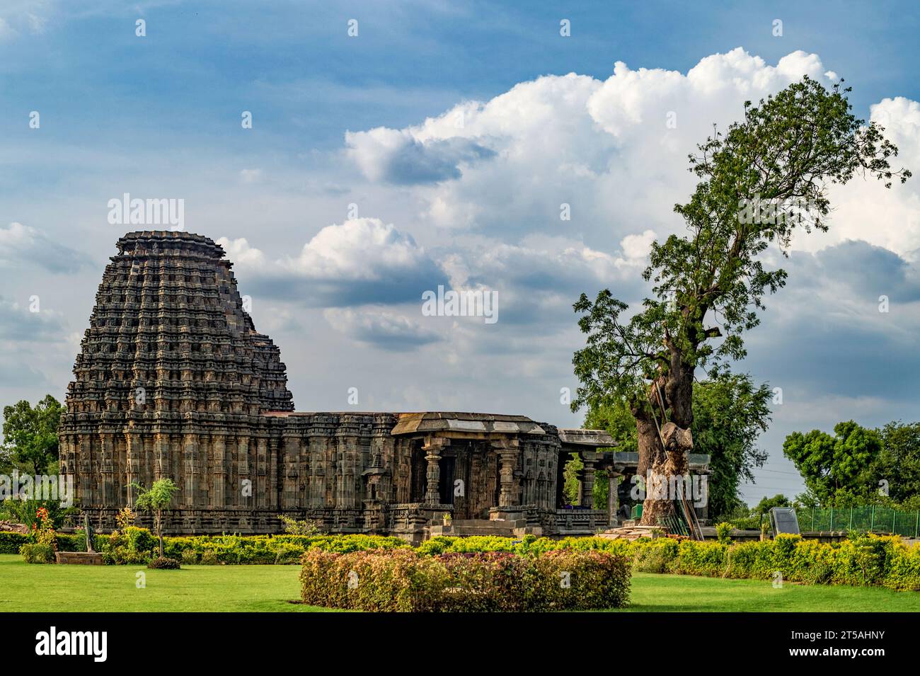 06 05 2015 Ancient Chalukya Shri Dambala Dodda Basappa Temple a 12th ...