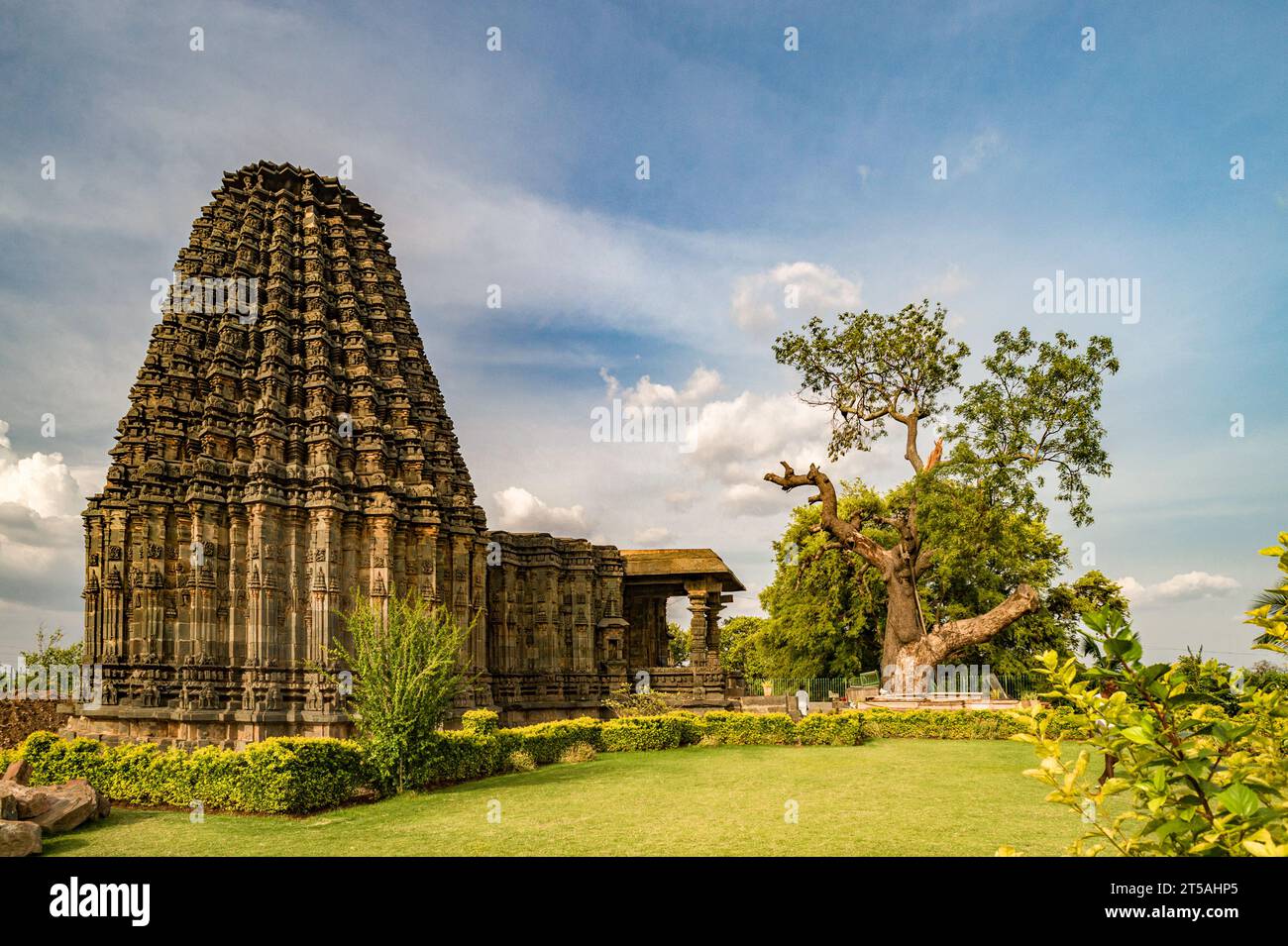 06 05 2015 Ancient Chalukya Shri Dambala Dodda Basappa Temple a 12th ...