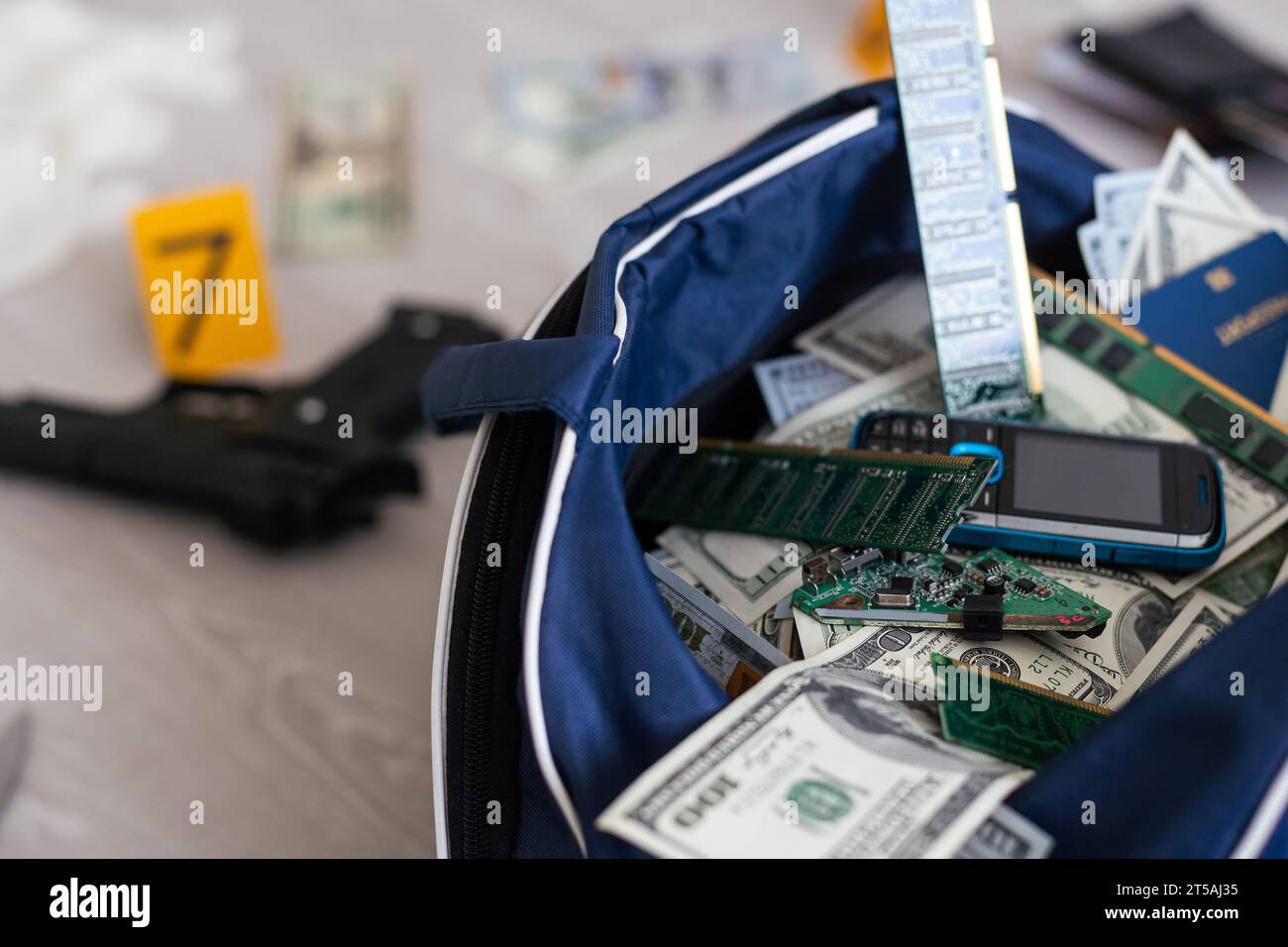 Money making scheme hi-res stock photography and images - Alamy