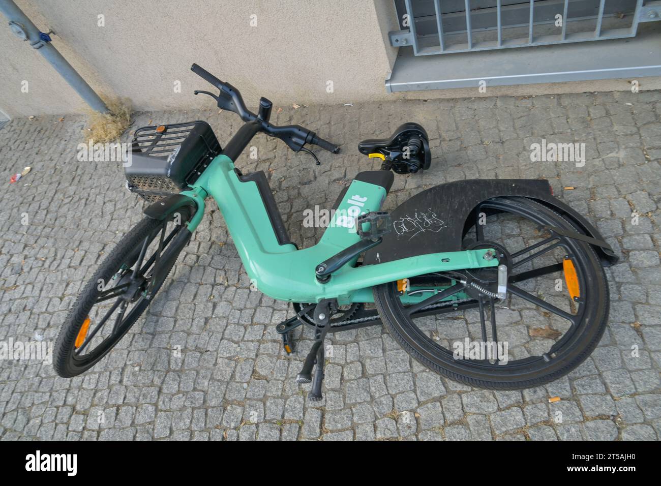 E bolt bike hi-res stock photography and images - Alamy