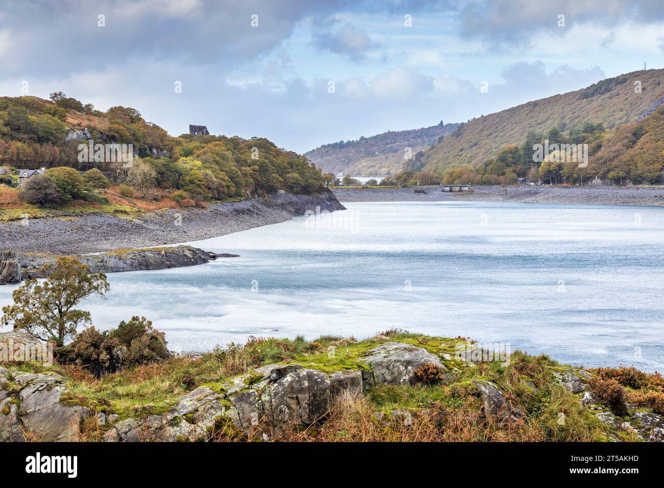 Llyn Peris near Llanberis in Gwynedd, Snowdonia National Park, North ...