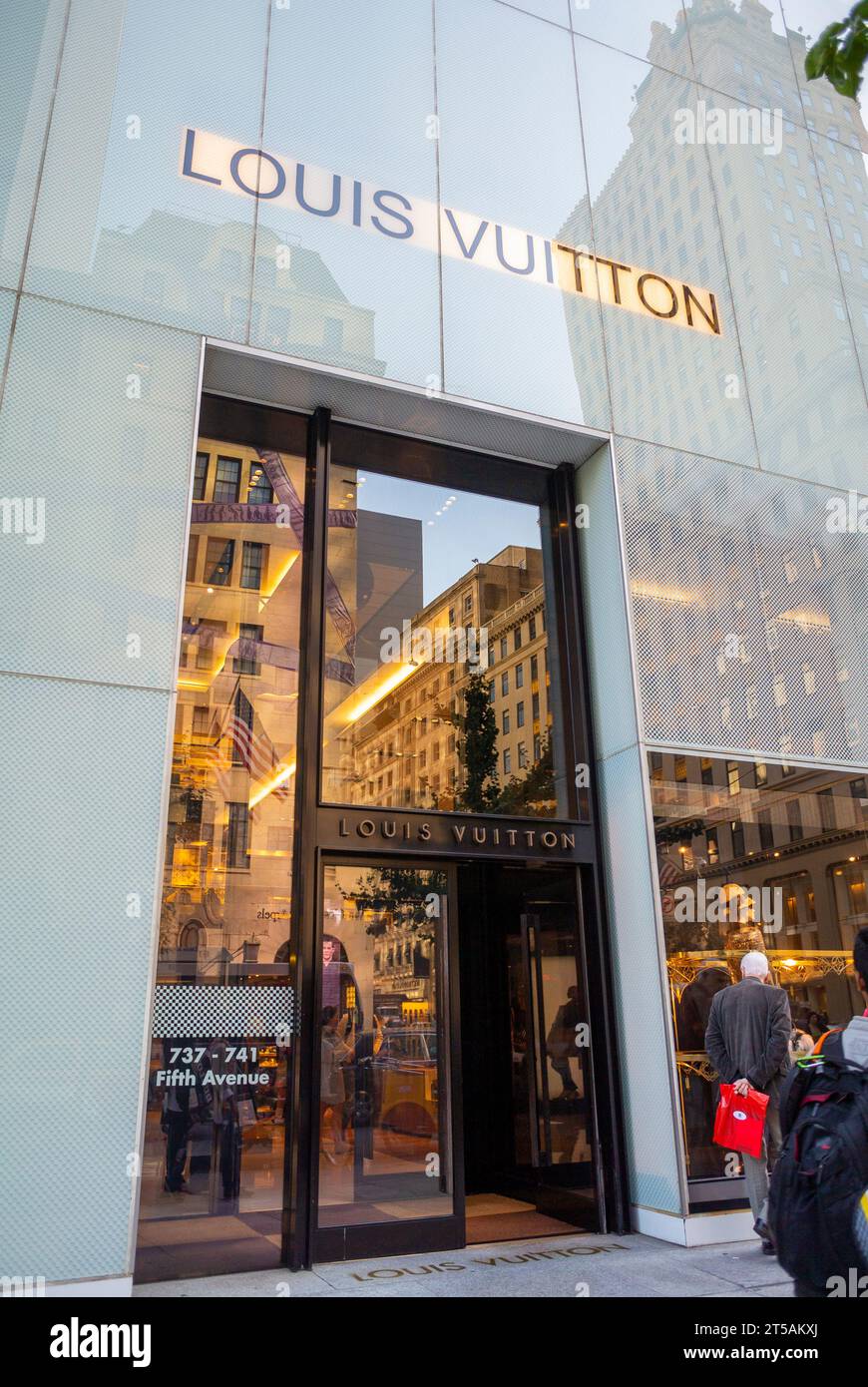New York City, NY, USA, Shop Fronts on Fifth Avenue, Luxury Stores ... New York City, NY, USA, Shop Fronts on Fifth Avenue, Luxury Stores ...