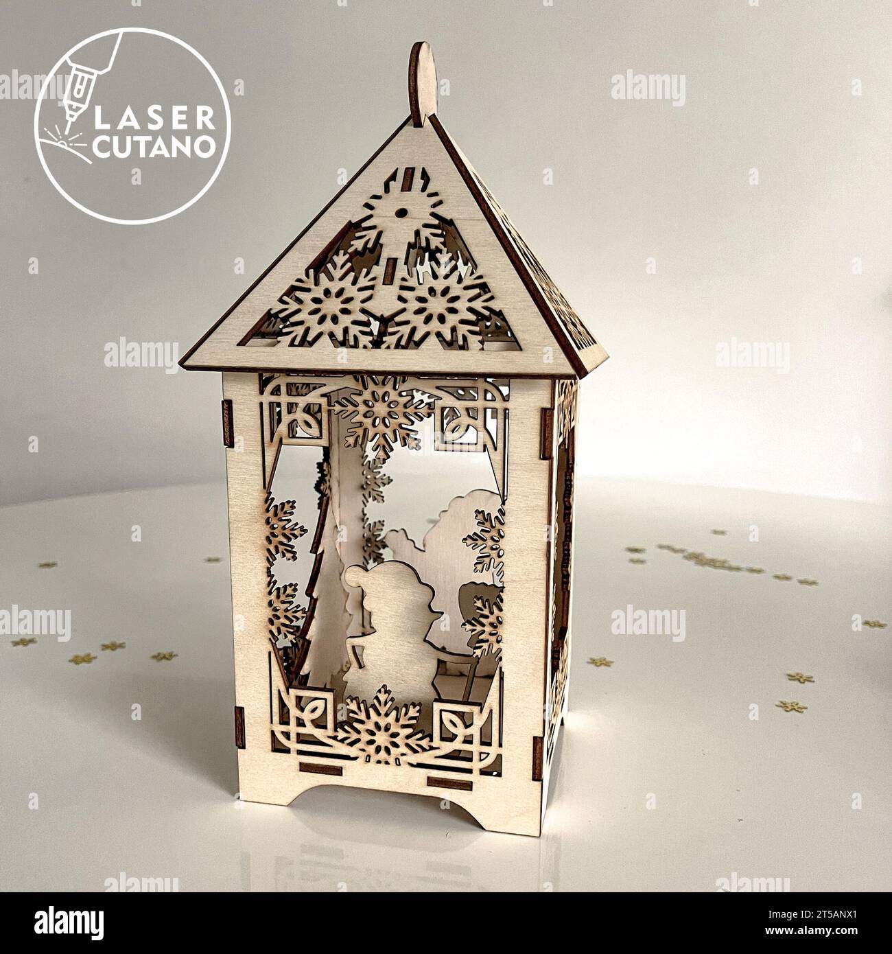 Lantern glowforge hi-res stock photography and images - Alamy