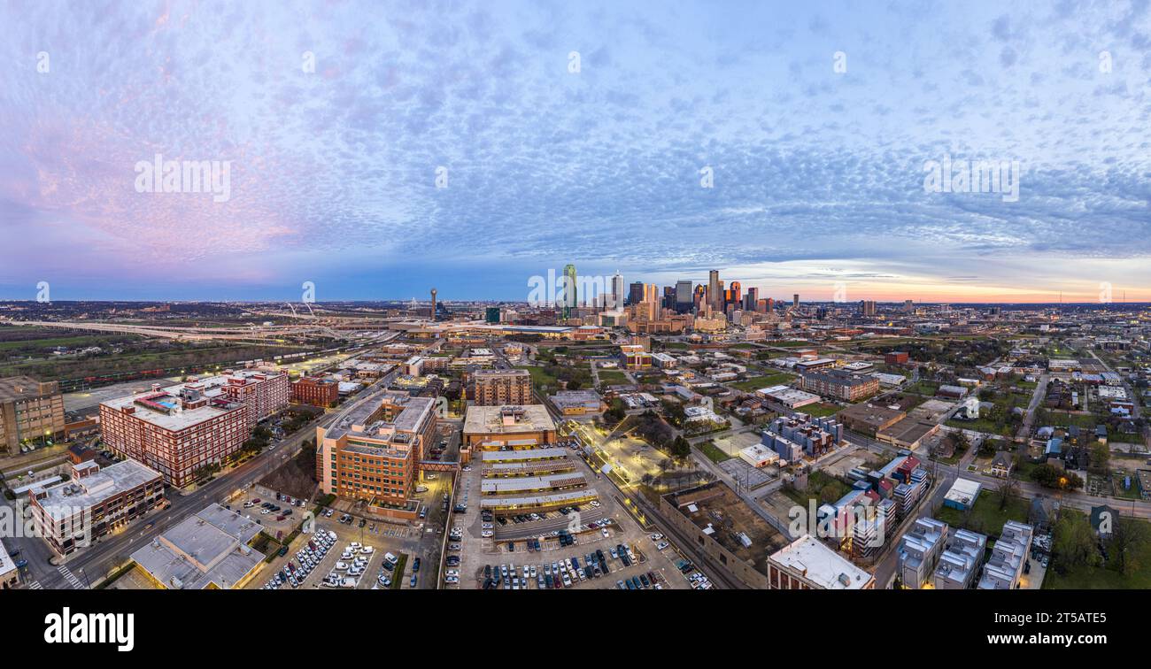 Dallas skyline day view hi-res stock photography and images - Alamy