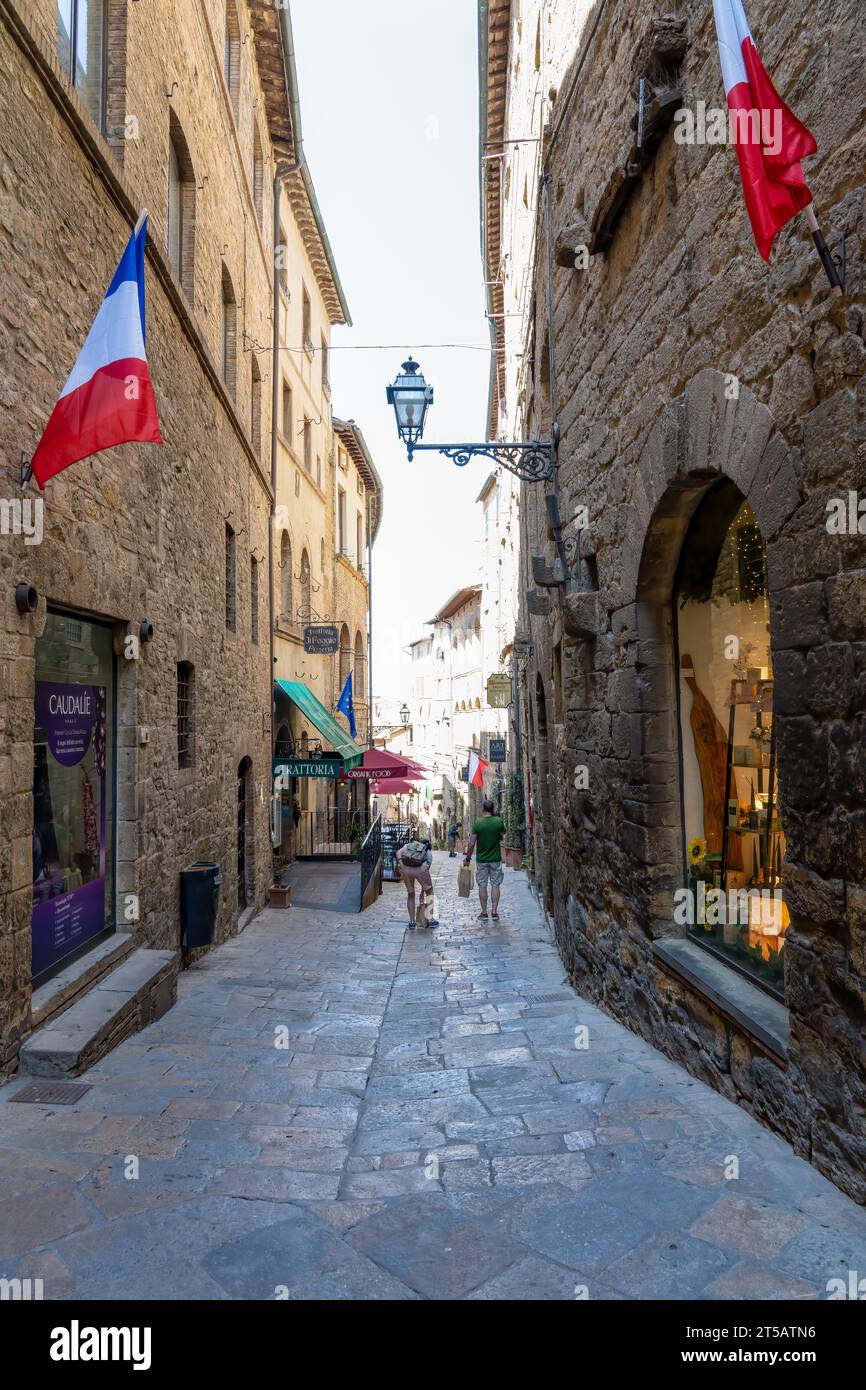 Classic italian street view hi-res stock photography and images - Alamy