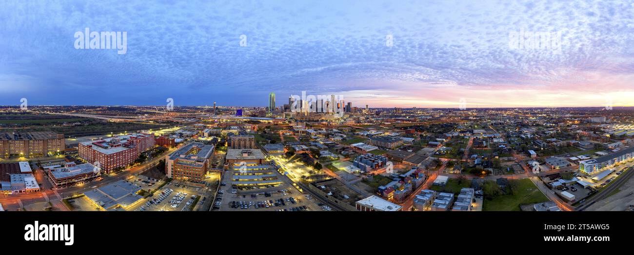 Panoramic picture of the Dallas skyline in morning sun Stock Photo - Alamy