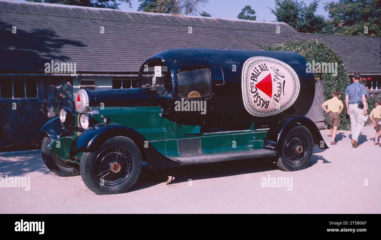 Daimler bottle car hi-res stock photography and images - Alamy