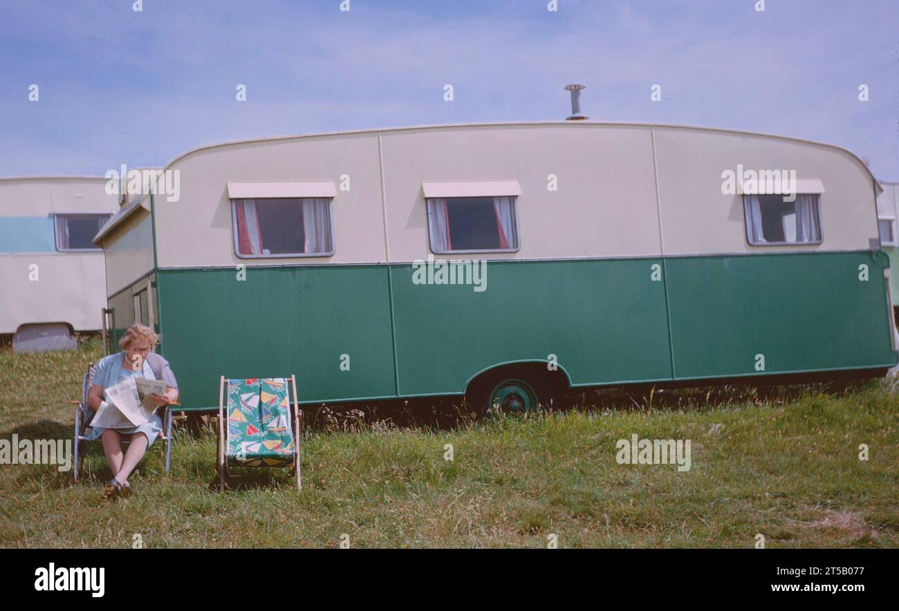 Caravan holiday 1960s hi-res stock photography and images - Alamy