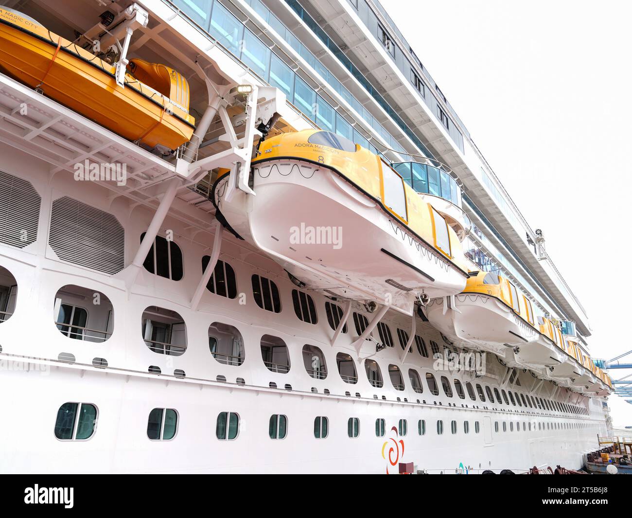 (231104) -- SHANGHAI, Nov. 4, 2023 (Xinhua) -- This photo taken on Nov. 4, 2023 shows the ...