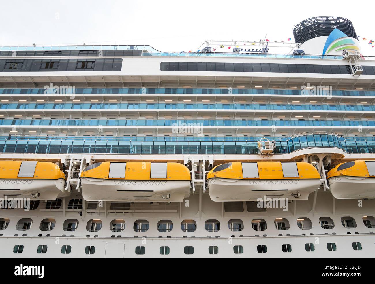 (231104) -- SHANGHAI, Nov. 4, 2023 (Xinhua) -- This photo taken on Nov. 4, 2023 shows the ...