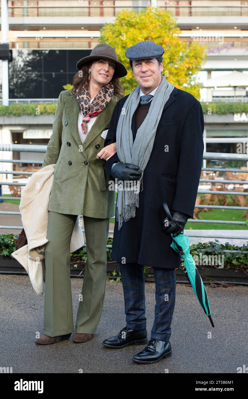 Ascot, Berkshire, UK. 4th November, 2023. Racegoers arriving at Ascot ...