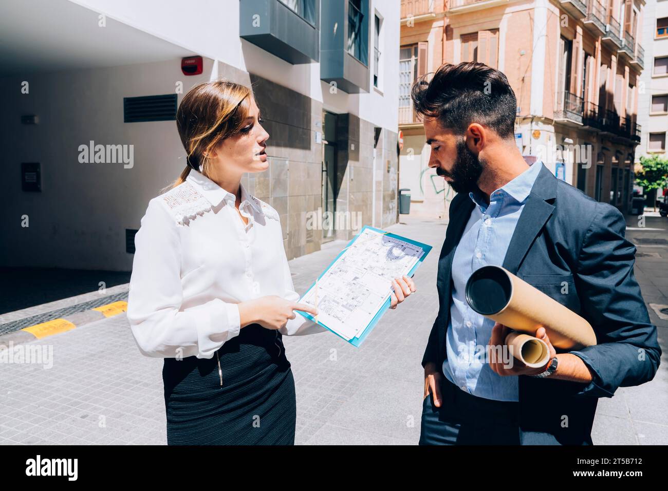 Agent architect hi-res stock photography and images - Alamy