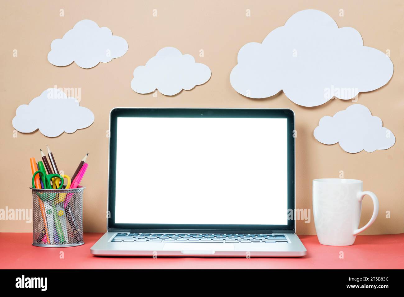 Stationary cloud hi-res stock photography and images - Alamy