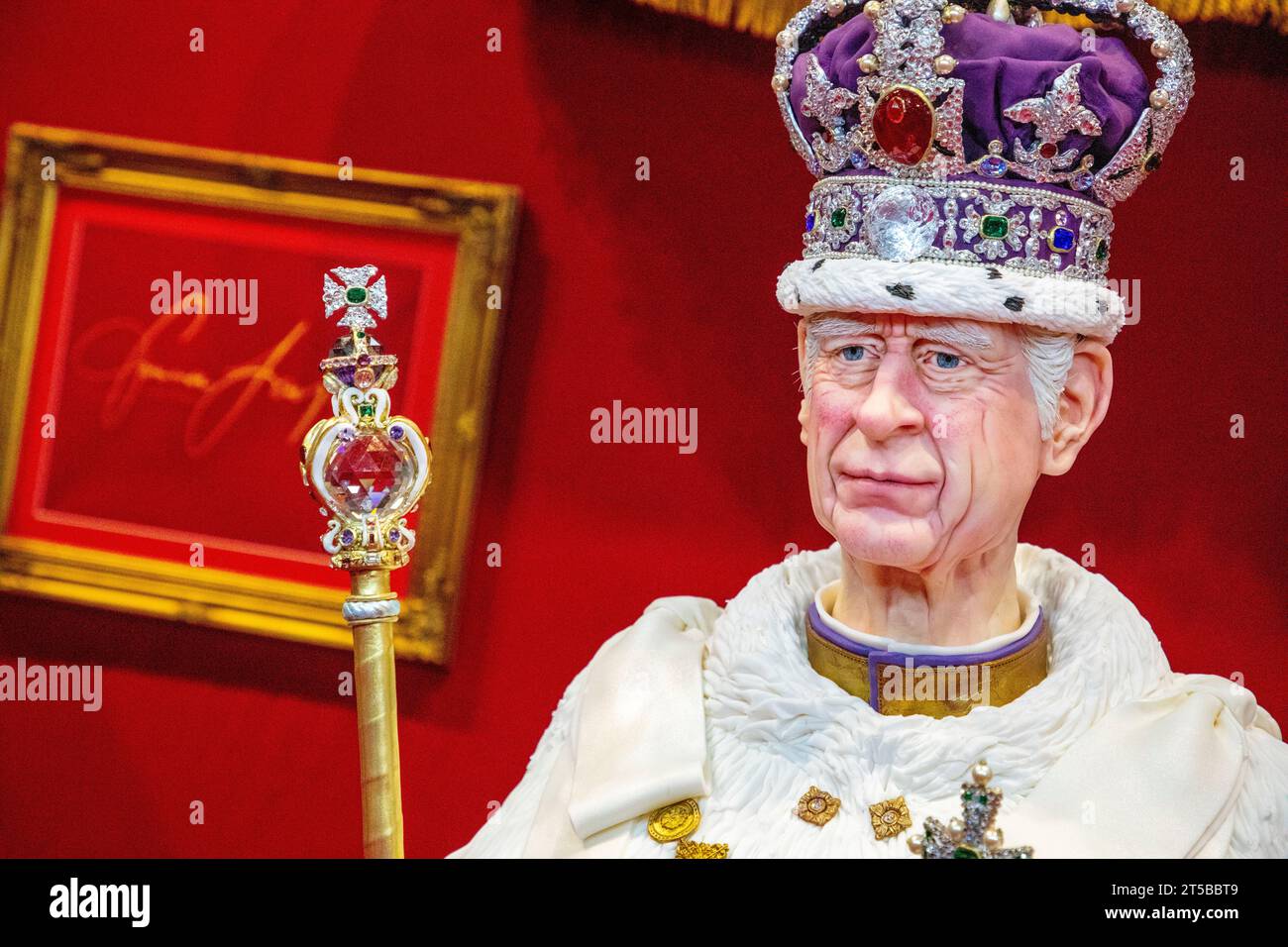 His Majesty the King, lifesize in all his sugar-coated glory at Cake ...