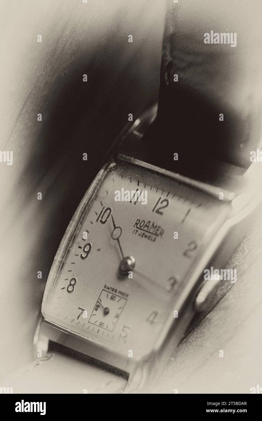 Distorted face wind hi-res stock photography and images - Alamy