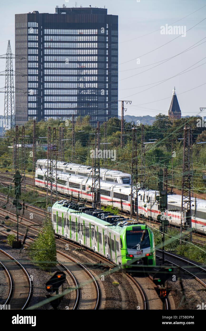 Tracks in front of Essen main station, ICE 2 train and ICE 4, behind ...