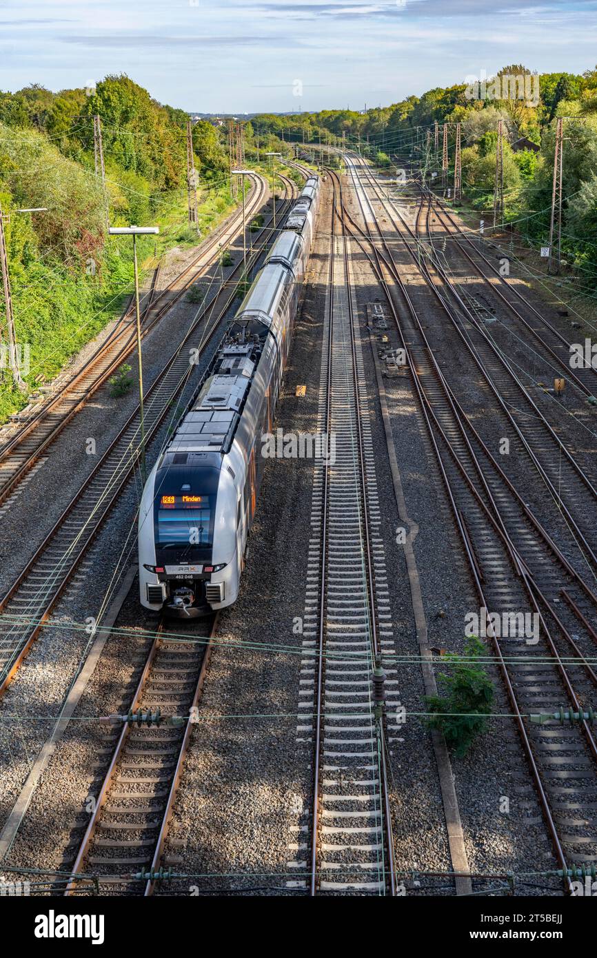 Tracks in front of Essen main station, 7 tracks in parallel, RRX ...