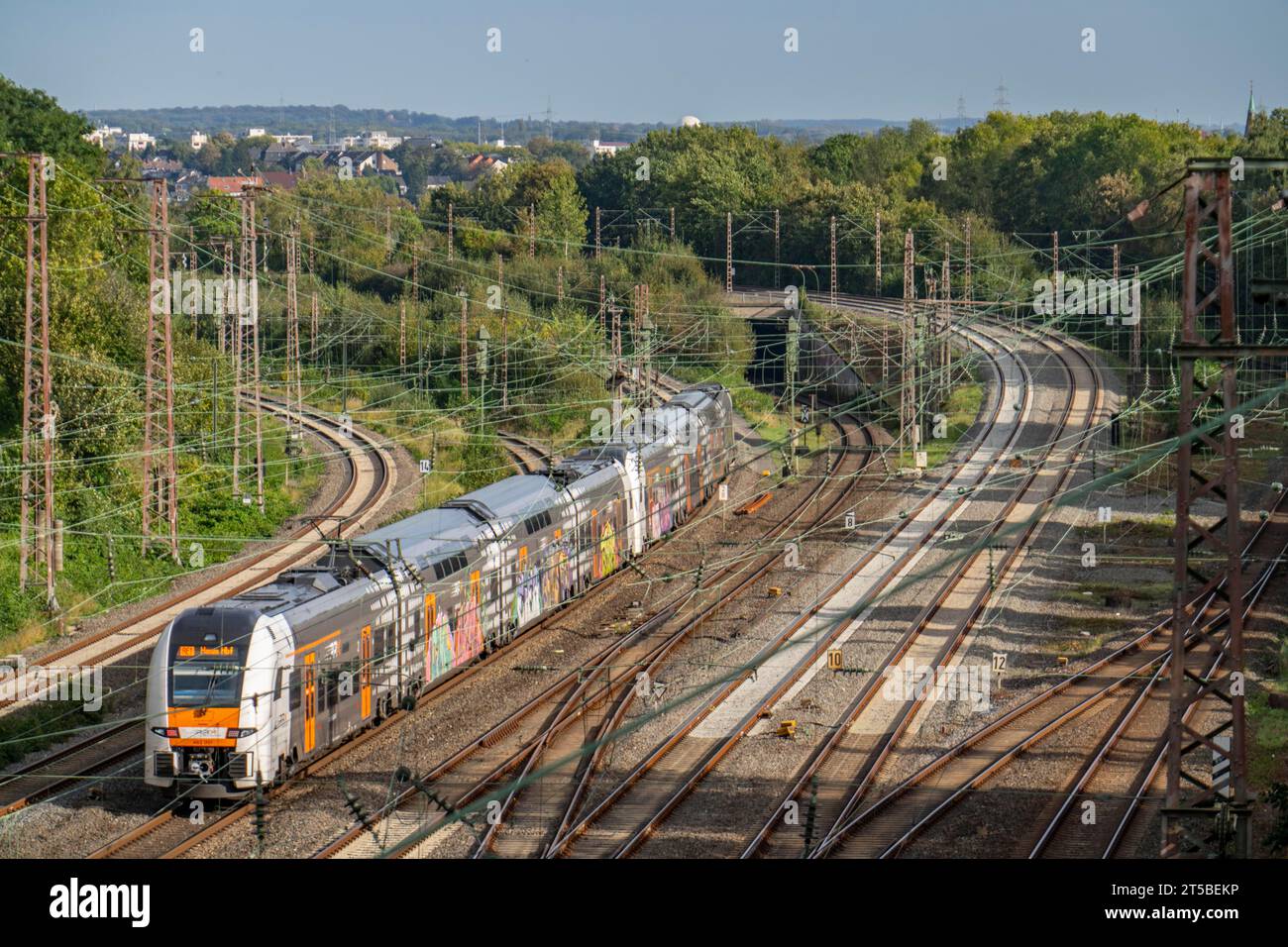 Tracks in front of Essen main station, 7 tracks in parallel, RRX ...