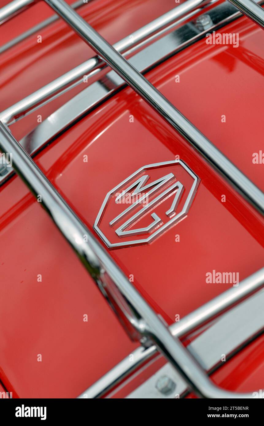 Luggage rack hi-res stock photography and images - Alamy