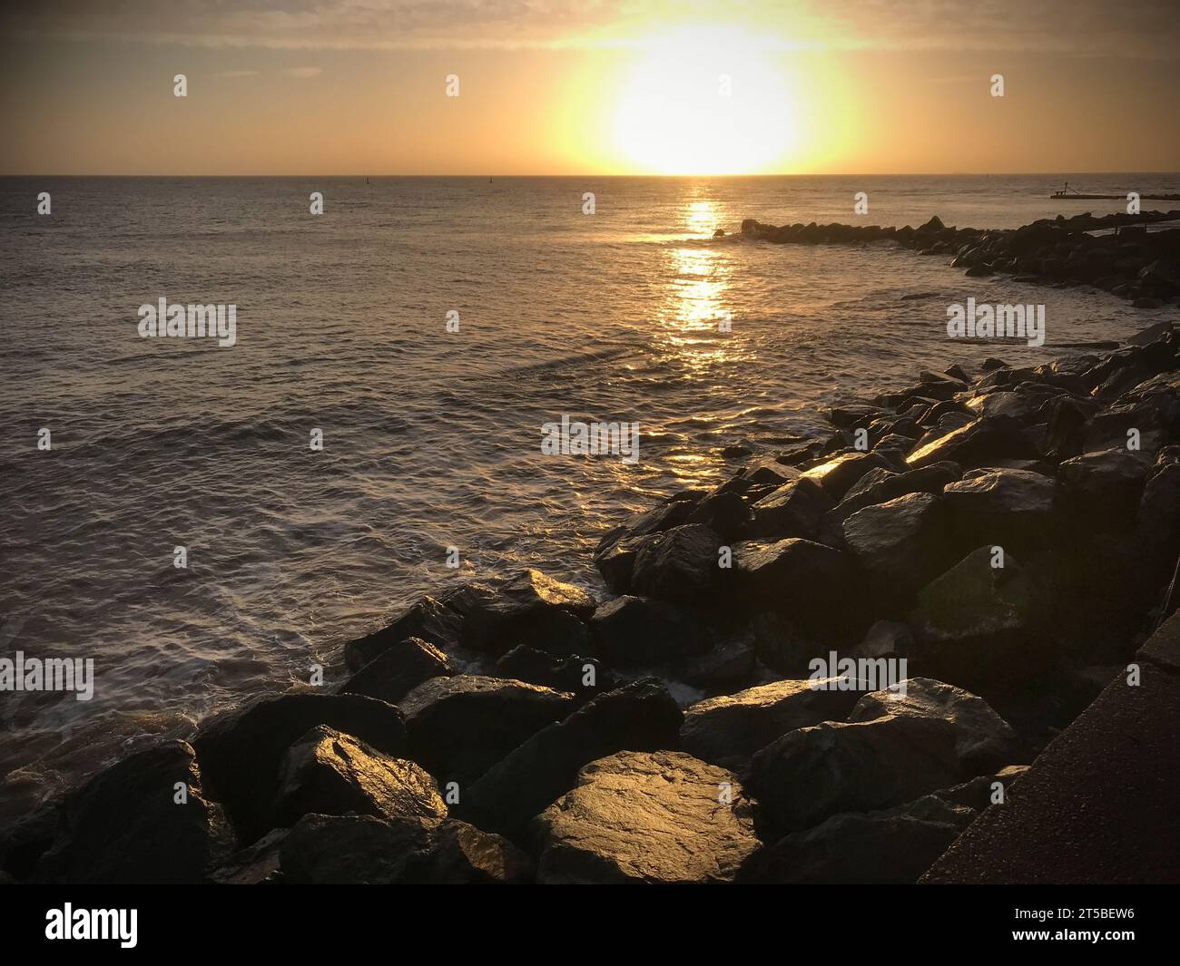 sunrise at ness point lowestoft, suffolk, englands most easterly point ...