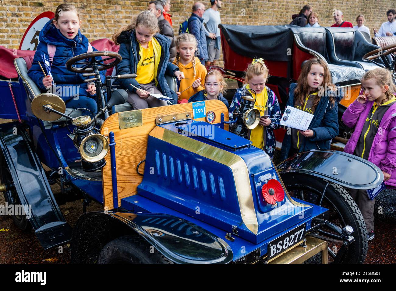 London, UK. 4th Nov, 2023. The 3rd hornchurch brownies investigate the ...